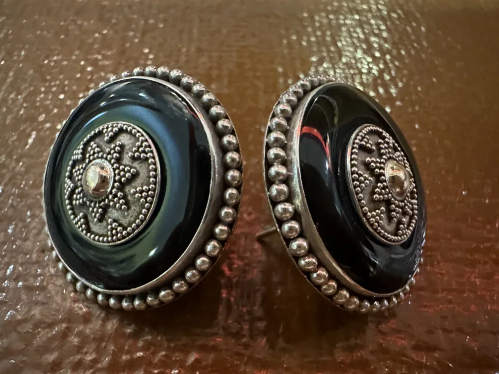 Silber-Ohrringe mit Onyx (Edelstein) & filigraner Verzierung » Arche ...