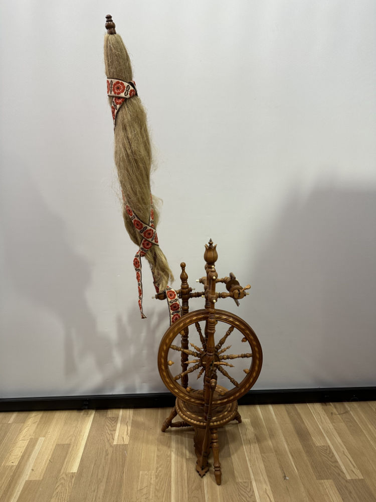 Antikes Spinnrad mit Intarsien und Nussbaumholz » Arche Noah ...